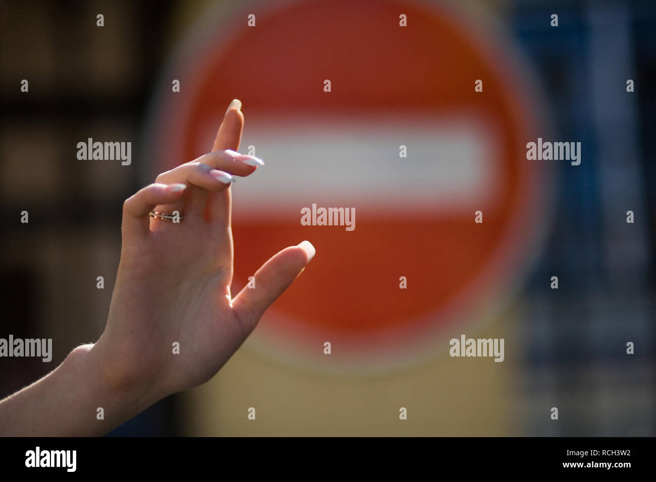 No entry hand sign hi-res stock photography and images - Alamy