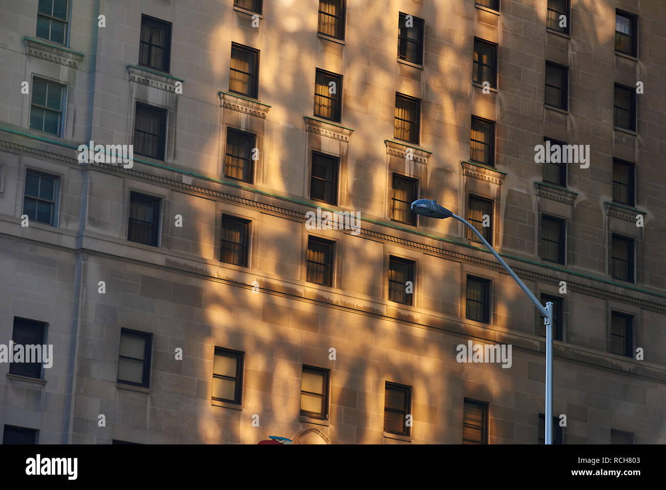 Sunlight reflecting off building hi-res stock photography and images ...