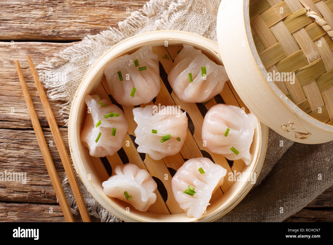 Chinese dim sum chopsticks hi-res stock photography and images - Alamy