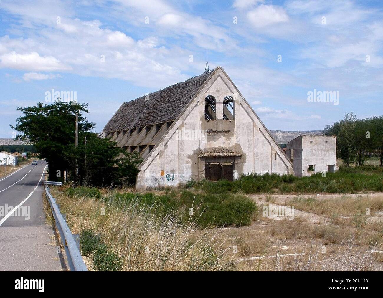 Alcalá de Ebro - Antigua fábrica de sal Purasal 1 Stock Photo - Alamy