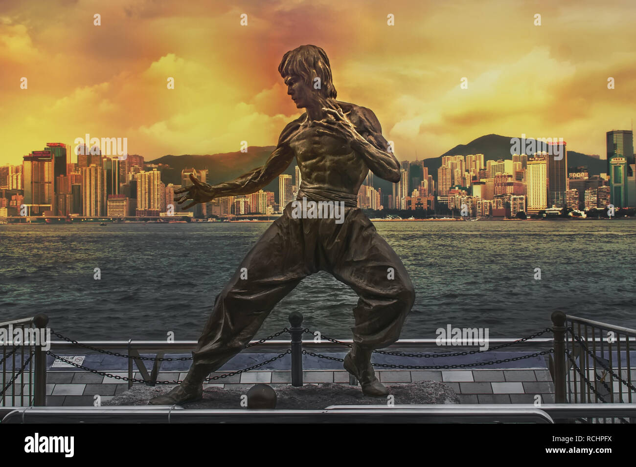 Bruce lee statue hi-res stock photography and images - Alamy