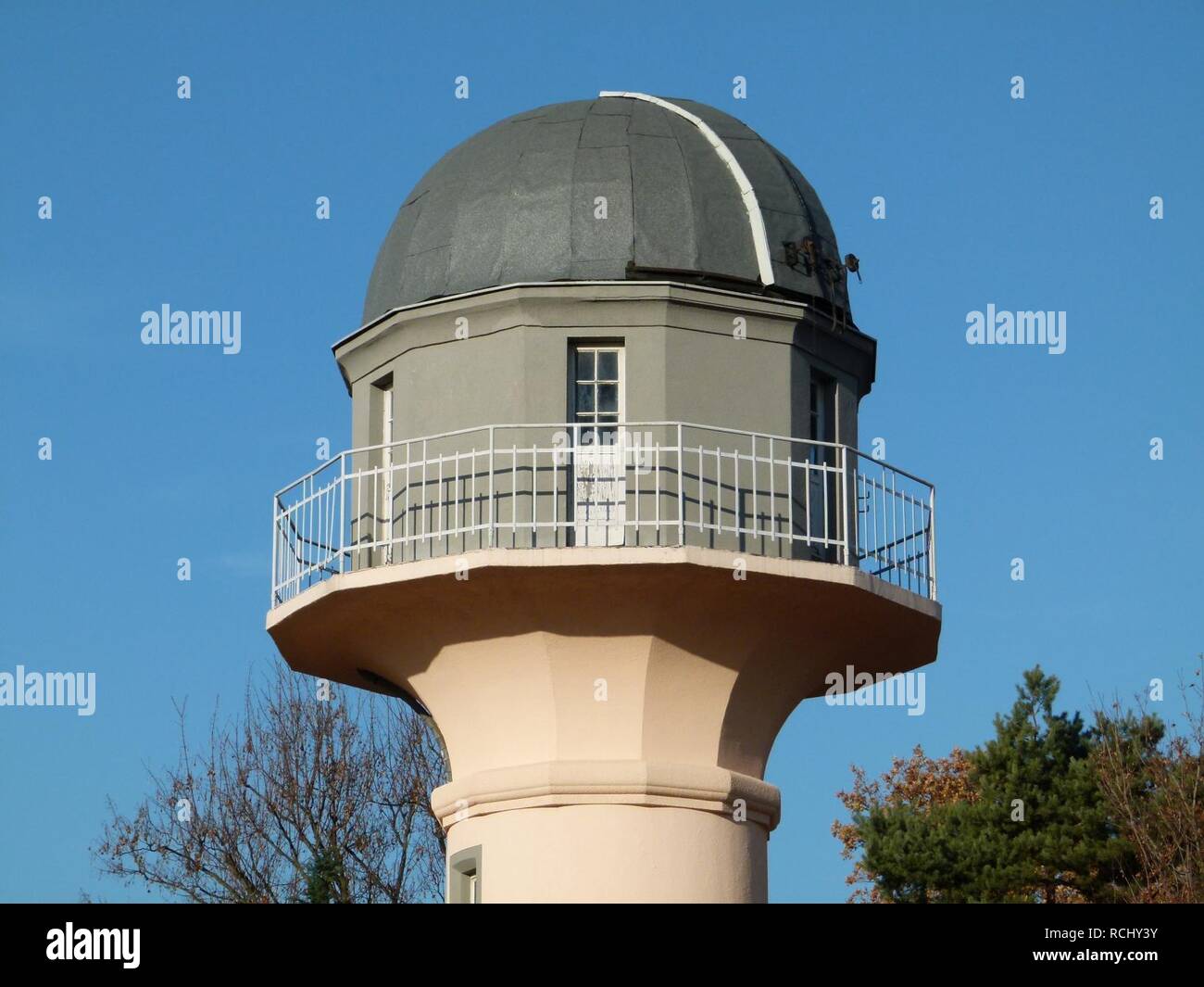 Alexander-Frantz-Sternwarte in Blasewitz 1 Stock Photo - Alamy