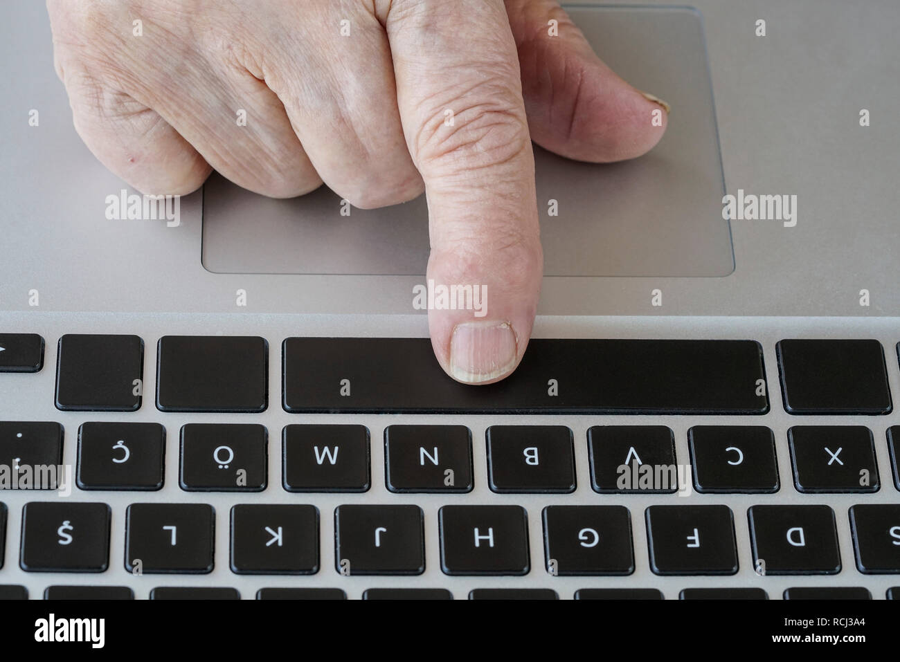 Elderly hand keyboard hi-res stock photography and images - Alamy