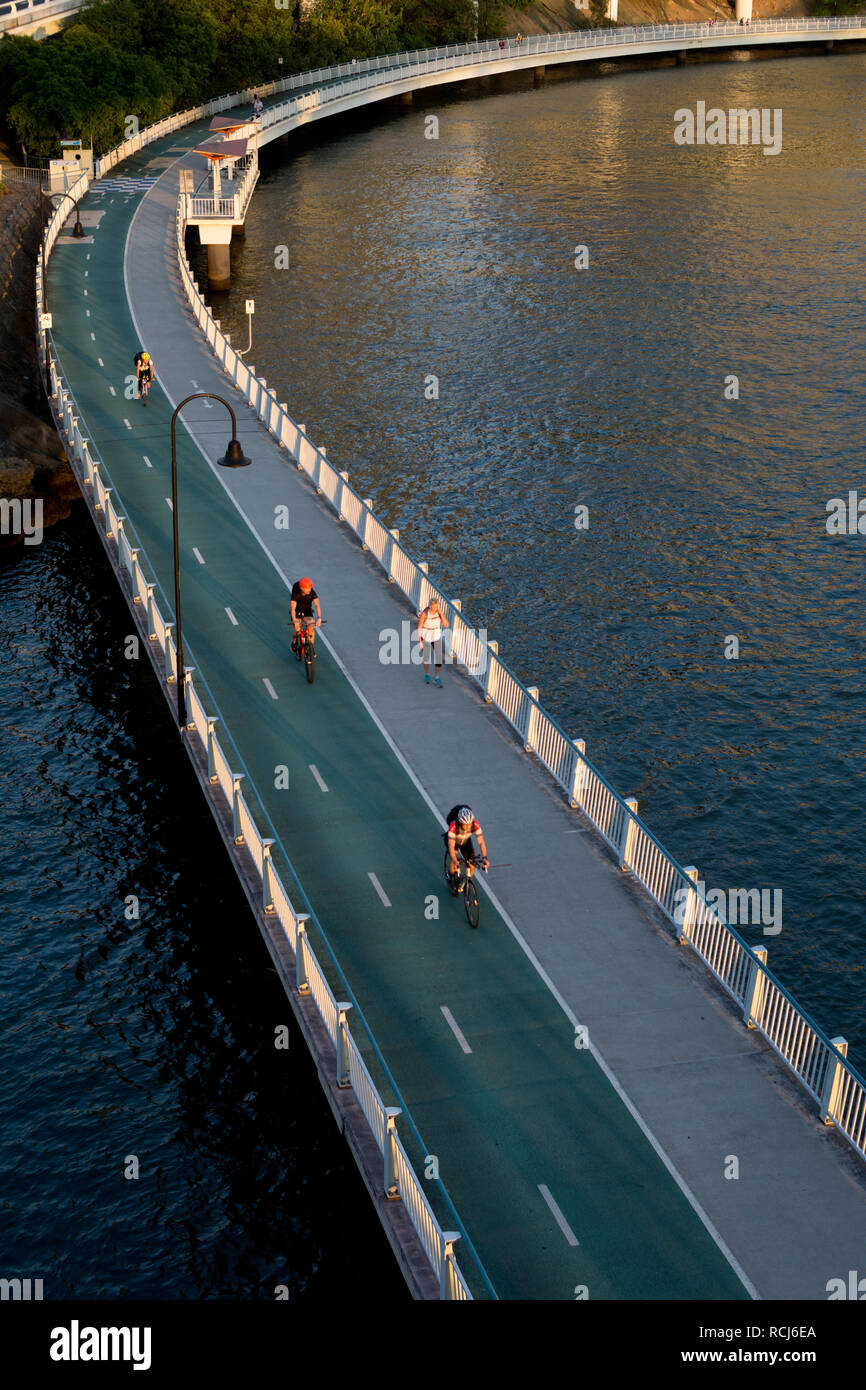 Riverside cycleway and walkway, Brisbane, Queensland, Australia Stock ...
