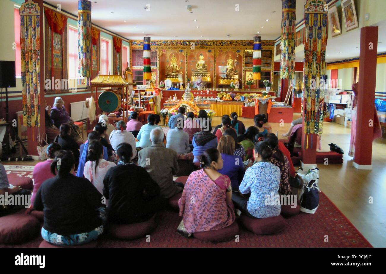 Centre seated hi-res stock photography and images - Alamy