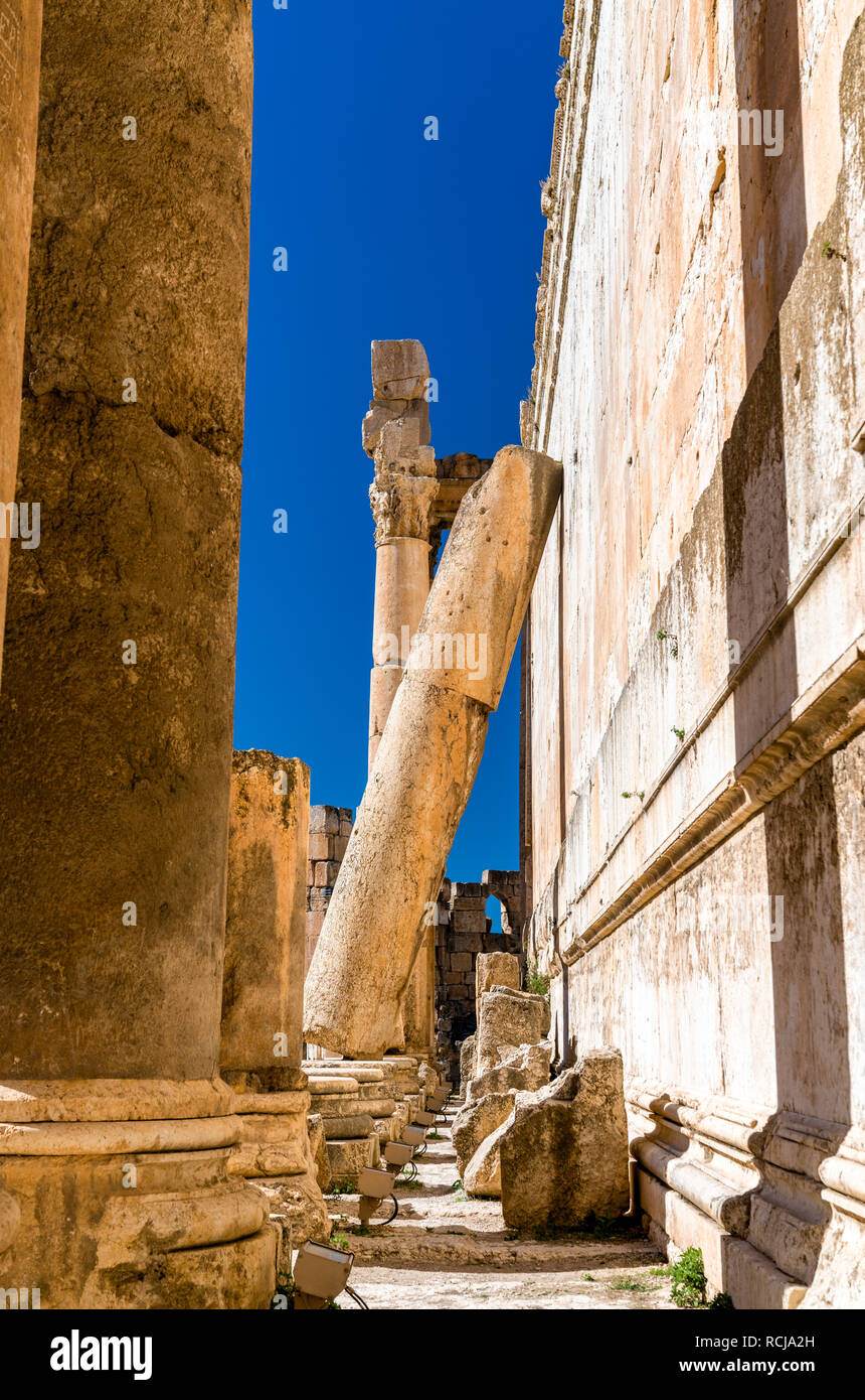 Falling column at Bacchus Temple. Baalbek, Lebanon Stock Photo - Alamy