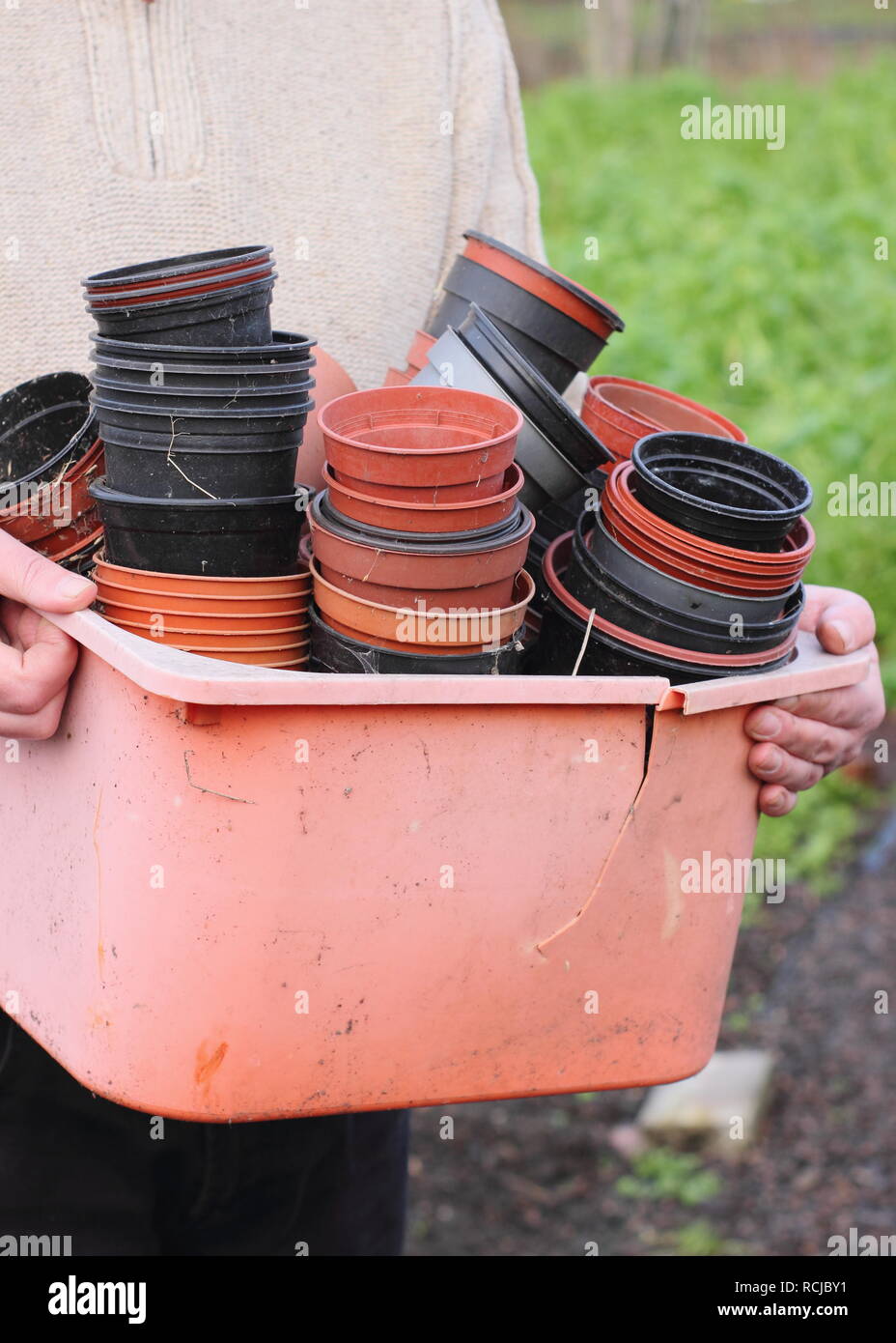 Empty plant pots hi-res stock photography and images - Alamy