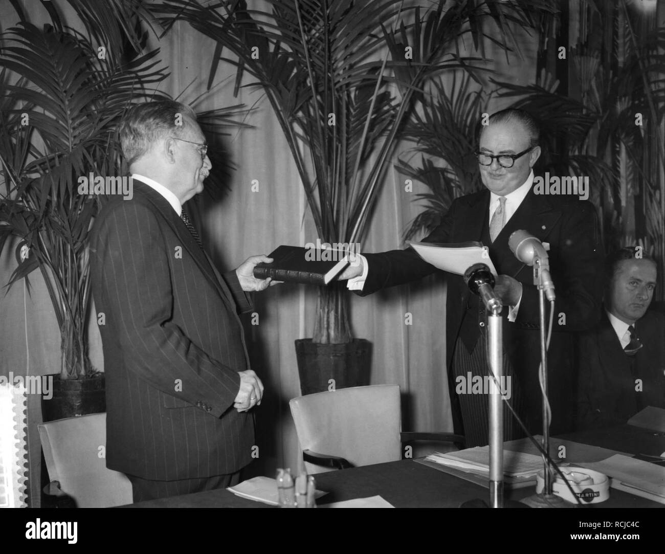 Dr drees hi-res stock photography and images - Alamy