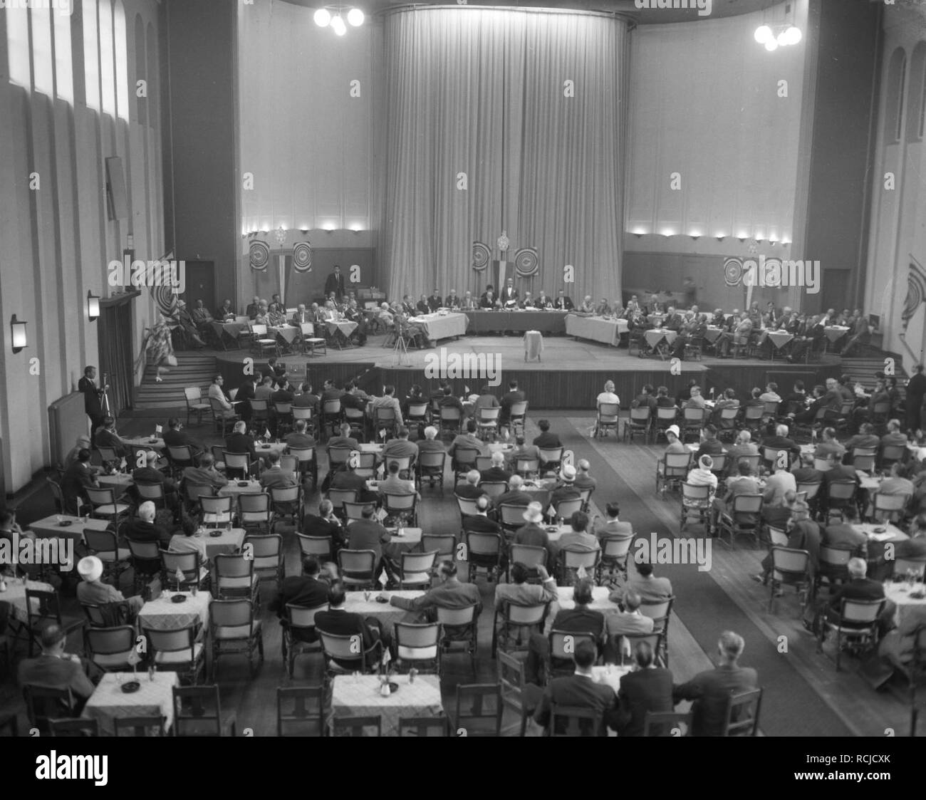 Algemene vergadering hi-res stock photography and images - Alamy