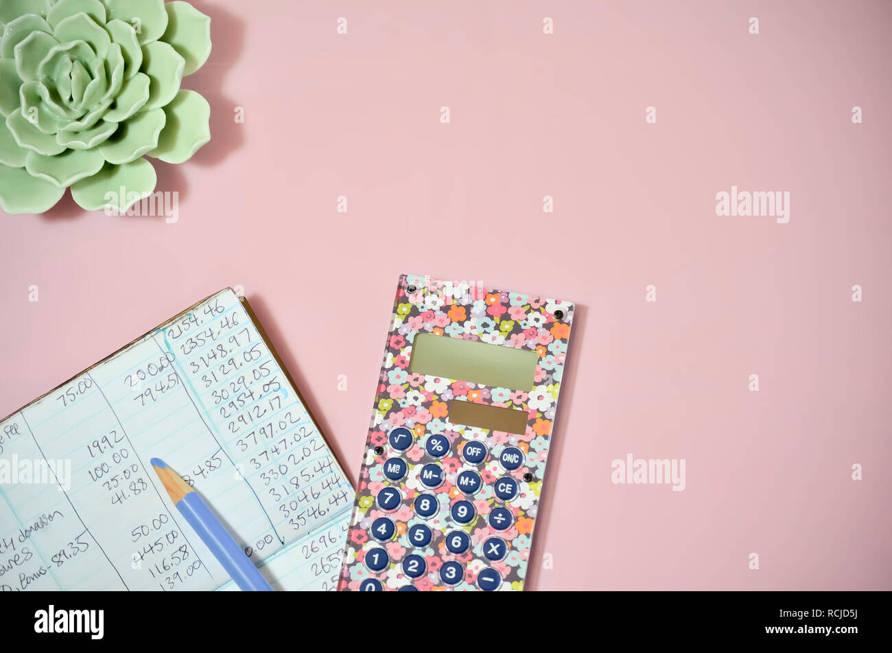 Checkbook hi-res stock photography and images - Alamy