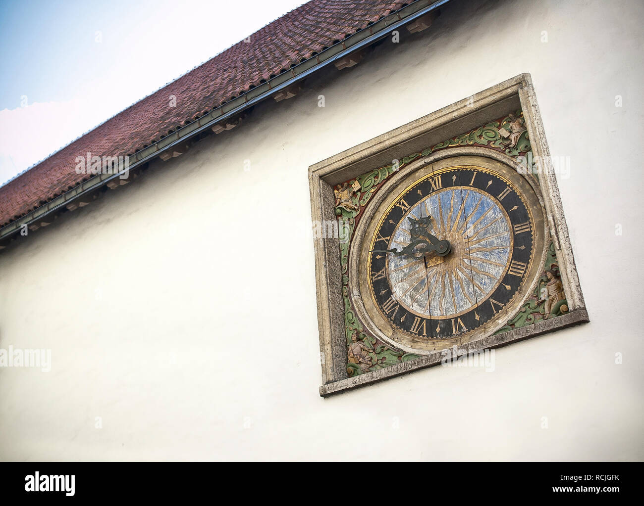 Square wooden vintage clock hi-res stock photography and images - Alamy