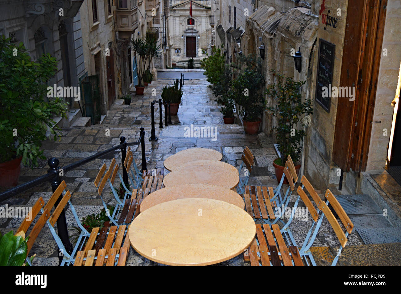 Cafe steps hi-res stock photography and images - Alamy