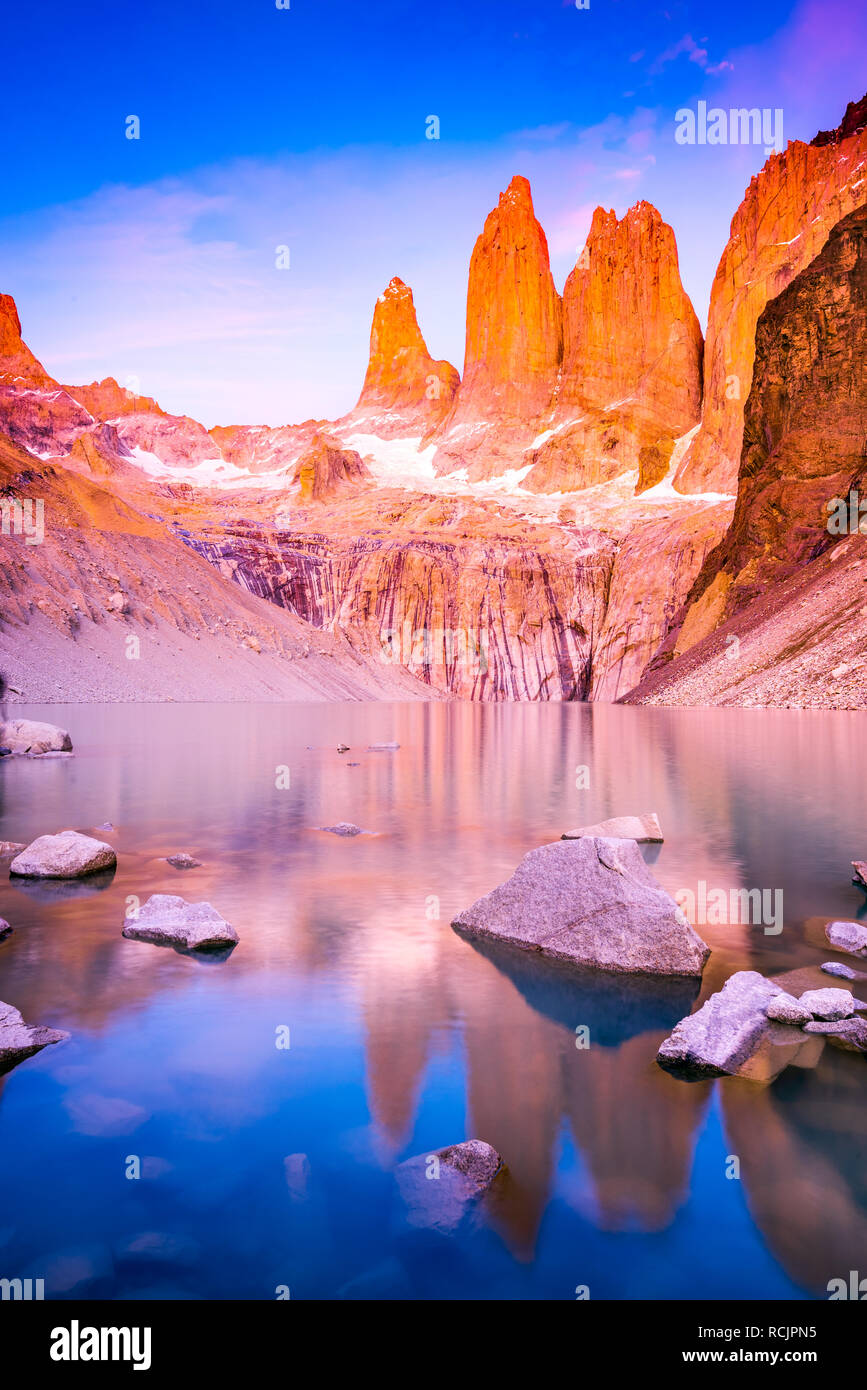Torres del Paine, Chile, Laguna Torres, famous landmark of Patagonia ...