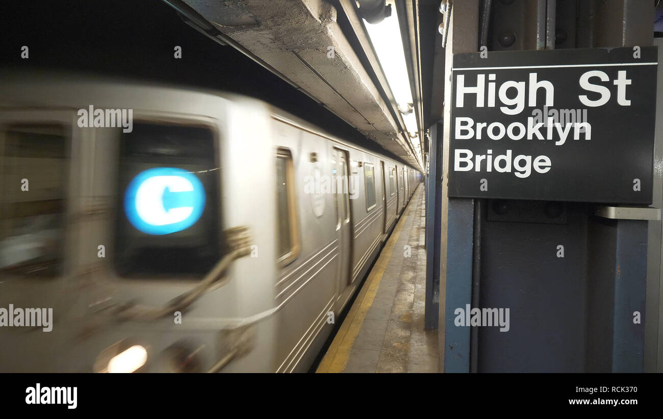 Brooklyn Bridge subway station at High Street Stock Photo - Alamy