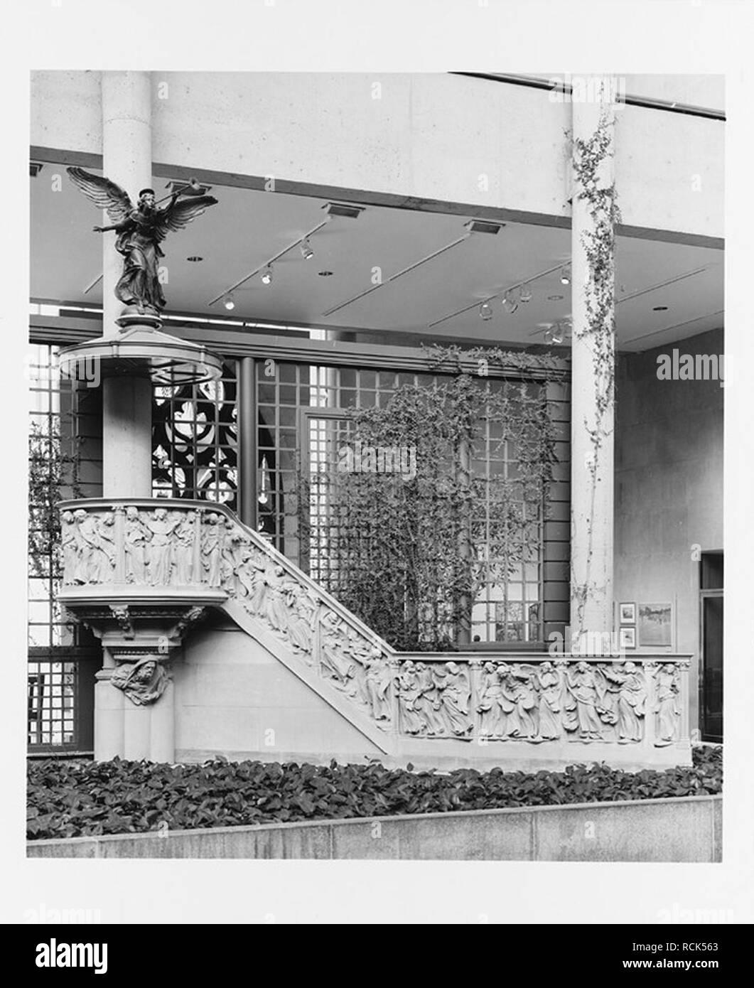 Pulpit rail hi-res stock photography and images - Alamy