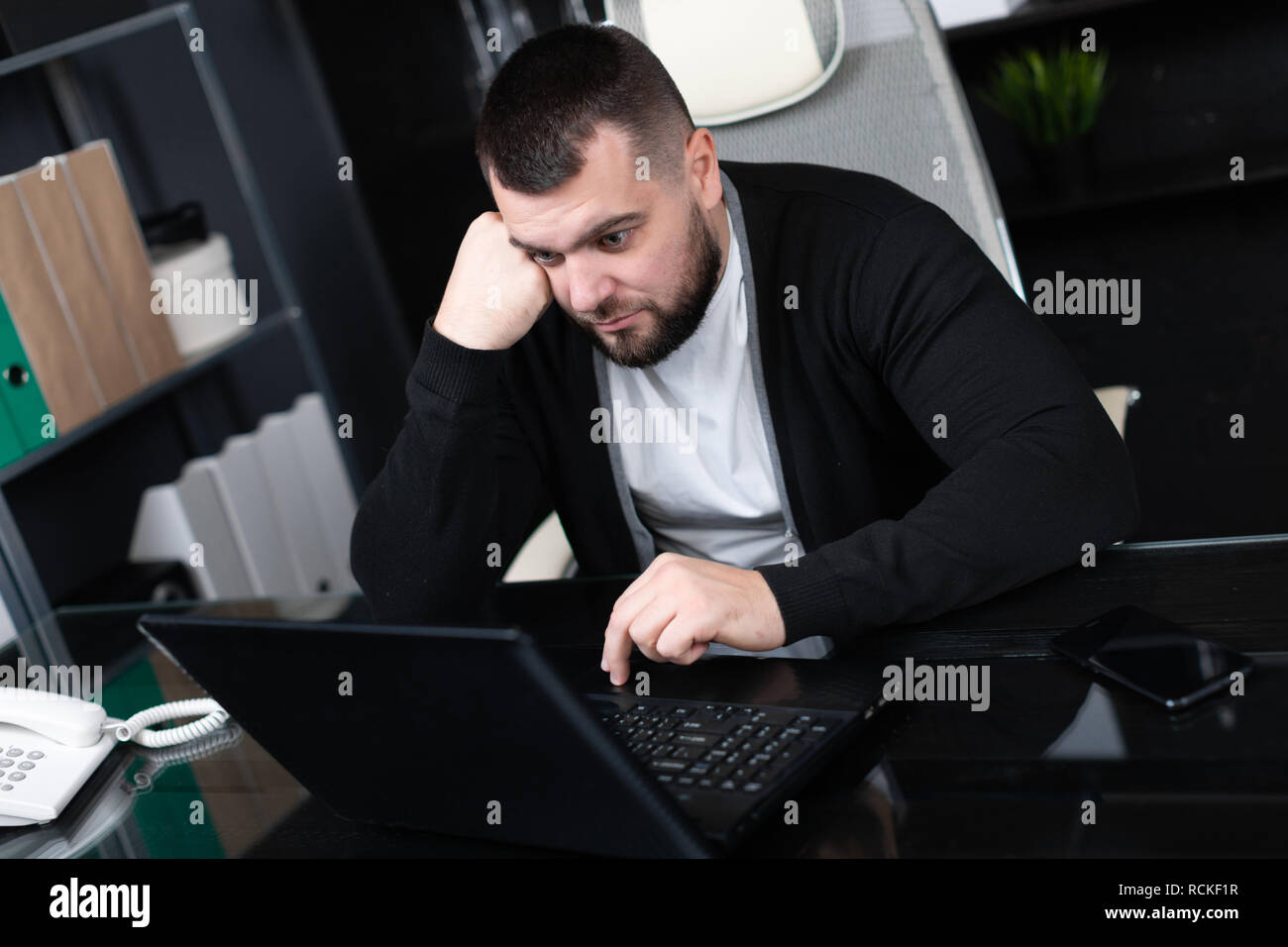 Propping up the head hi-res stock photography and images - Alamy