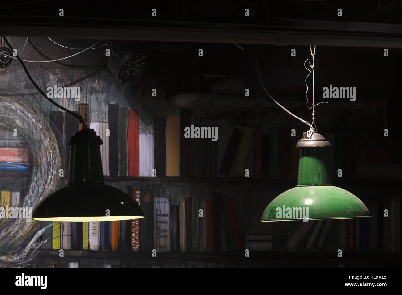 Interior library green lamps hi-res stock photography and images - Alamy