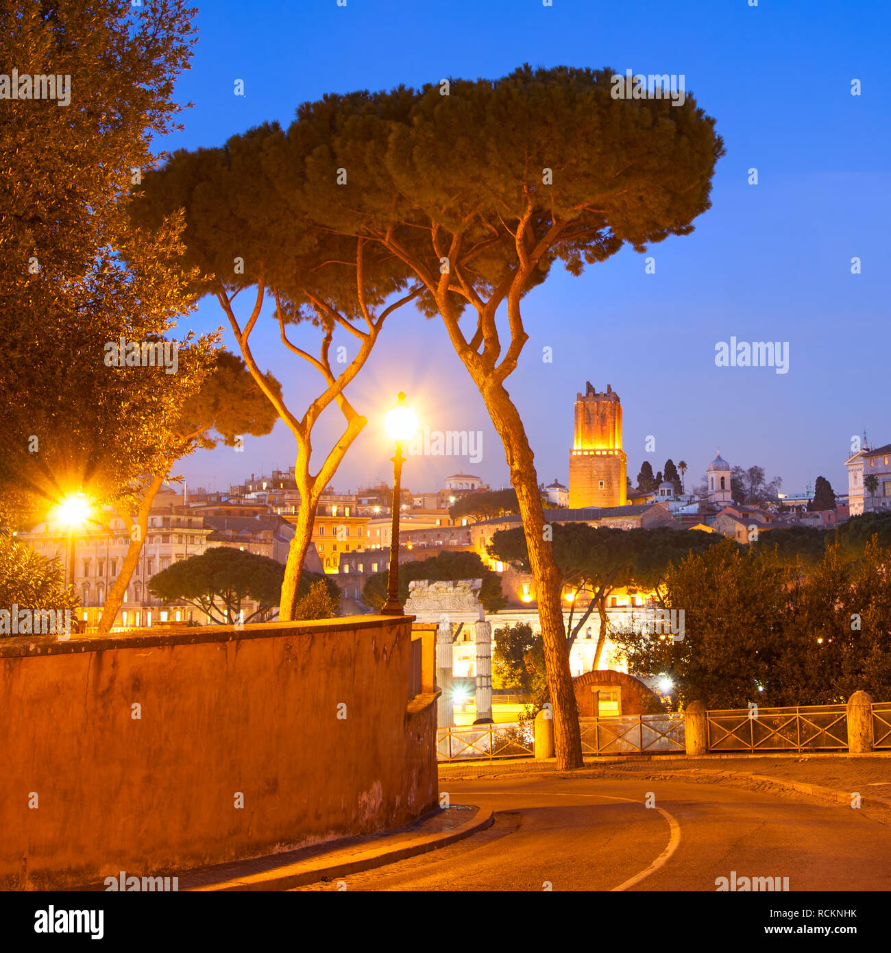 Rome twilight hi-res stock photography and images - Alamy