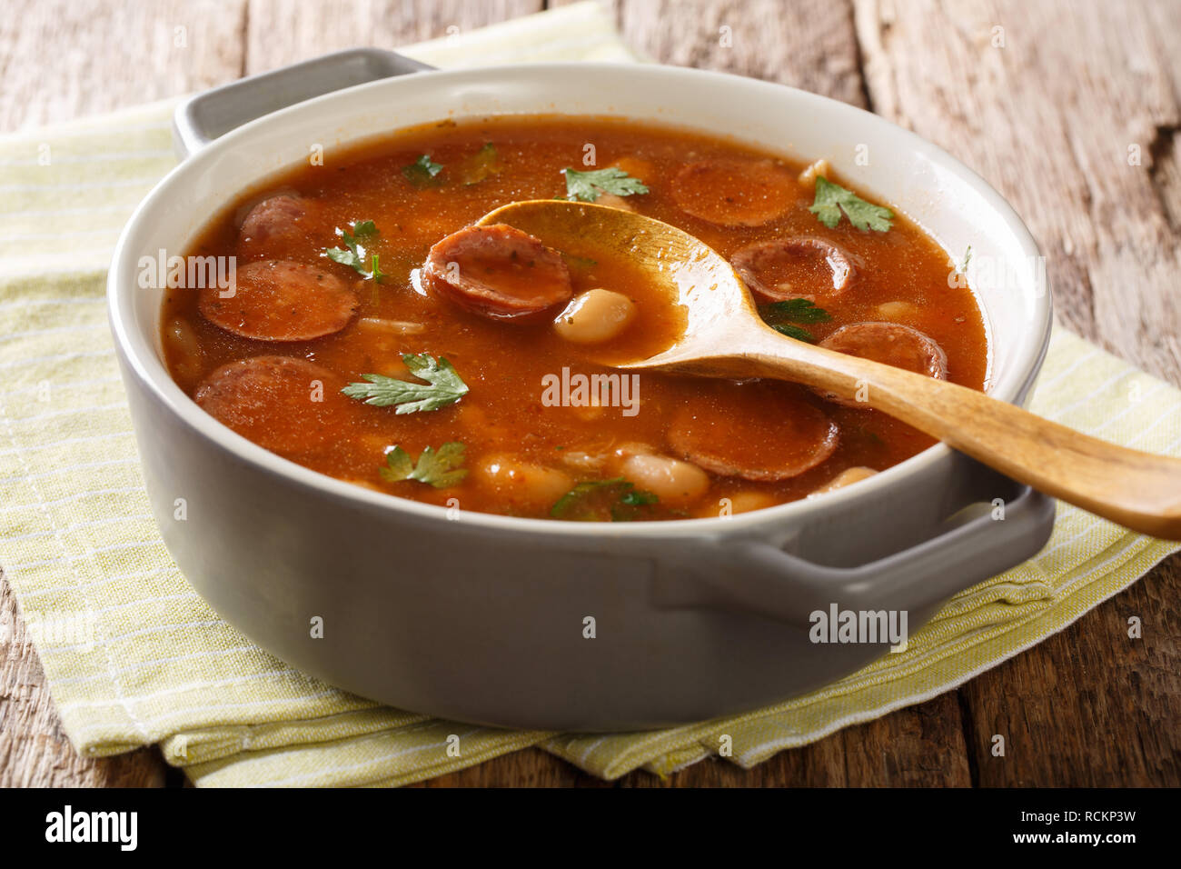 Baked beans saucepan hi-res stock photography and images - Alamy
