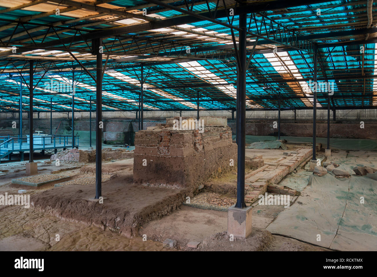 Tran dynasty hi-res stock photography and images - Alamy