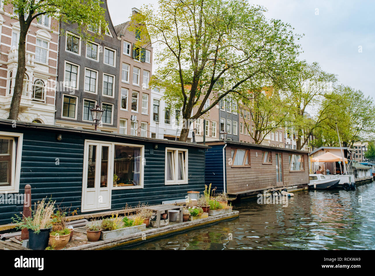 Floating house at Amsterdam Stock Photo - Alamy