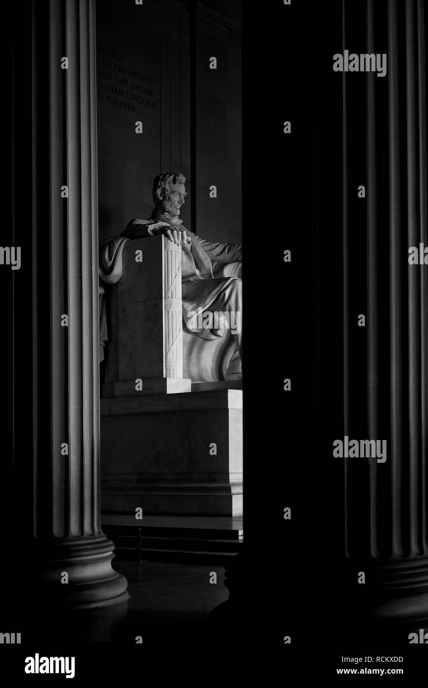 Looking through columns to Lincoln Memorial, Washington DC, United ...