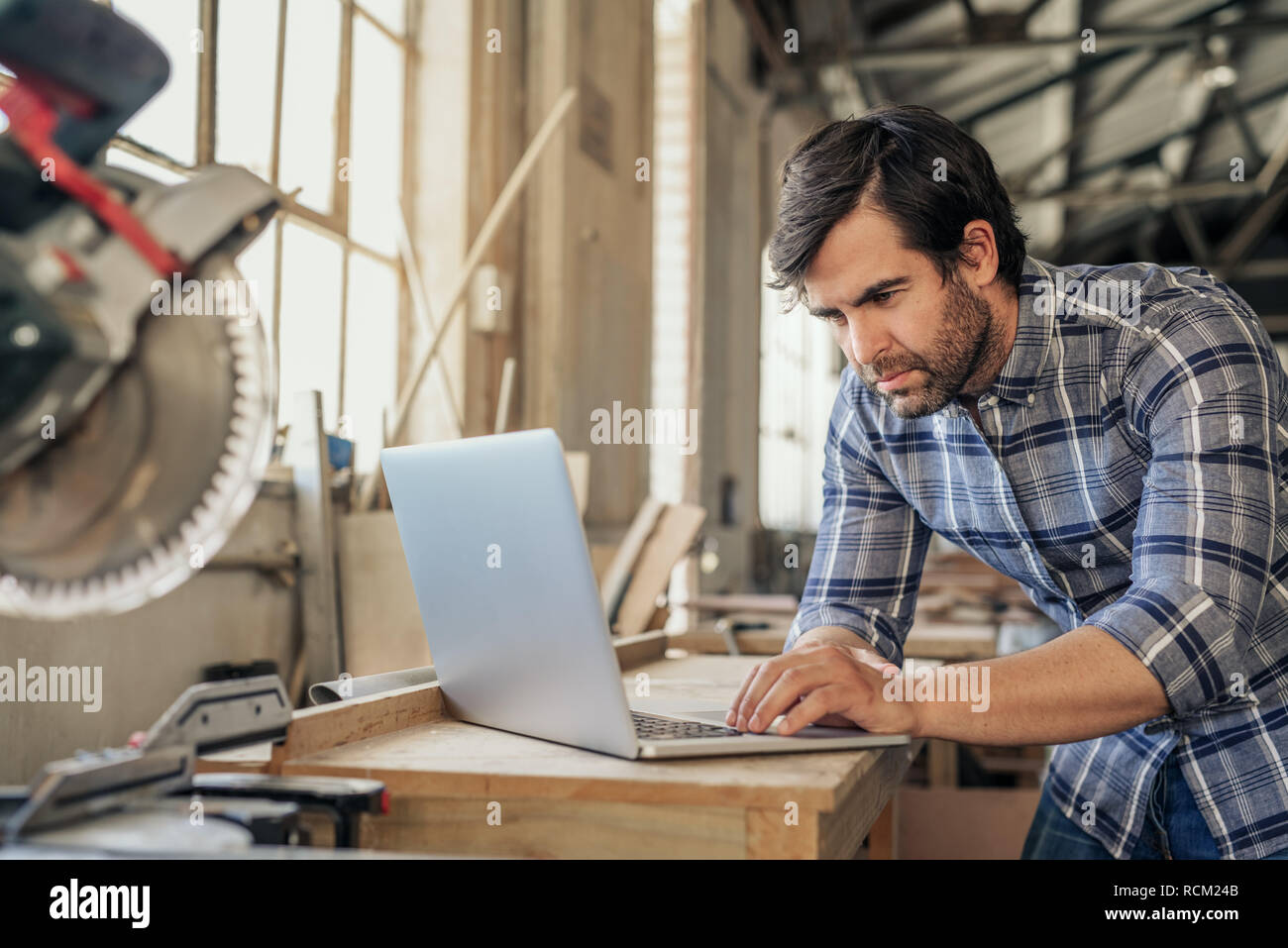 Doing craft hi-res stock photography and images - Alamy