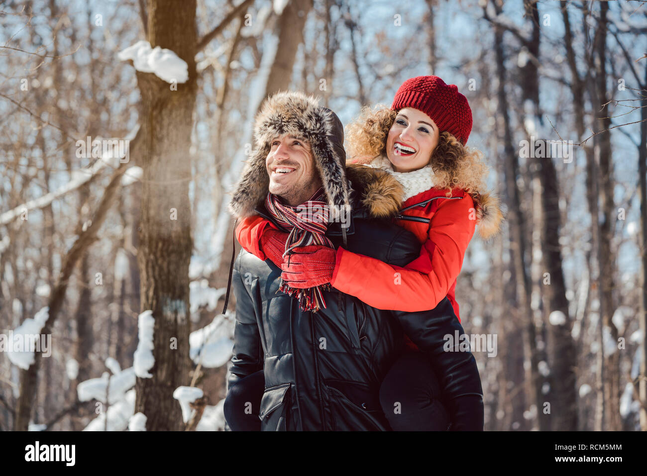 Strong woman carrying hi-res stock photography and images - Alamy