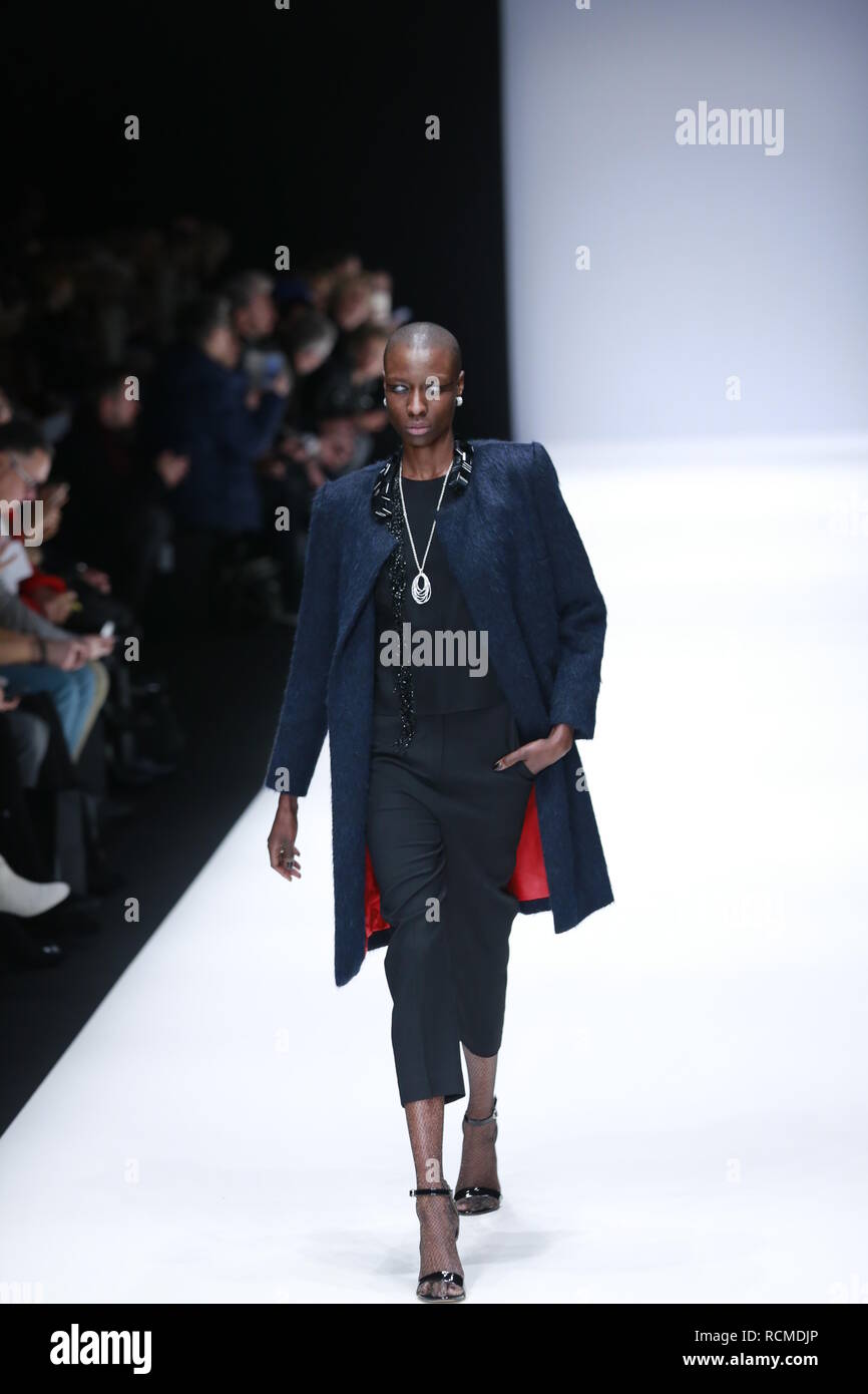 Berlin, Germany. 15th Jan, 2019. Models on the catwalk with the Autum ...