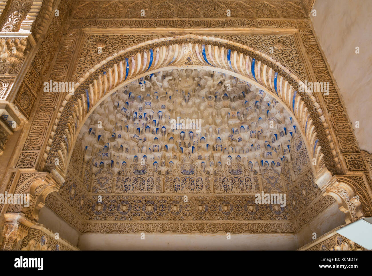 Granada alhambra ceiling hi-res stock photography and images - Alamy