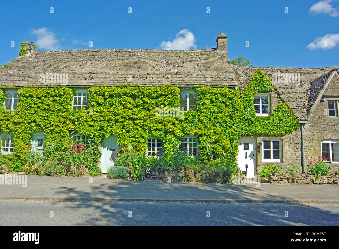 Cottage, Lower Swell, Cotswold, Oxfordshire Stock Photo - Alamy