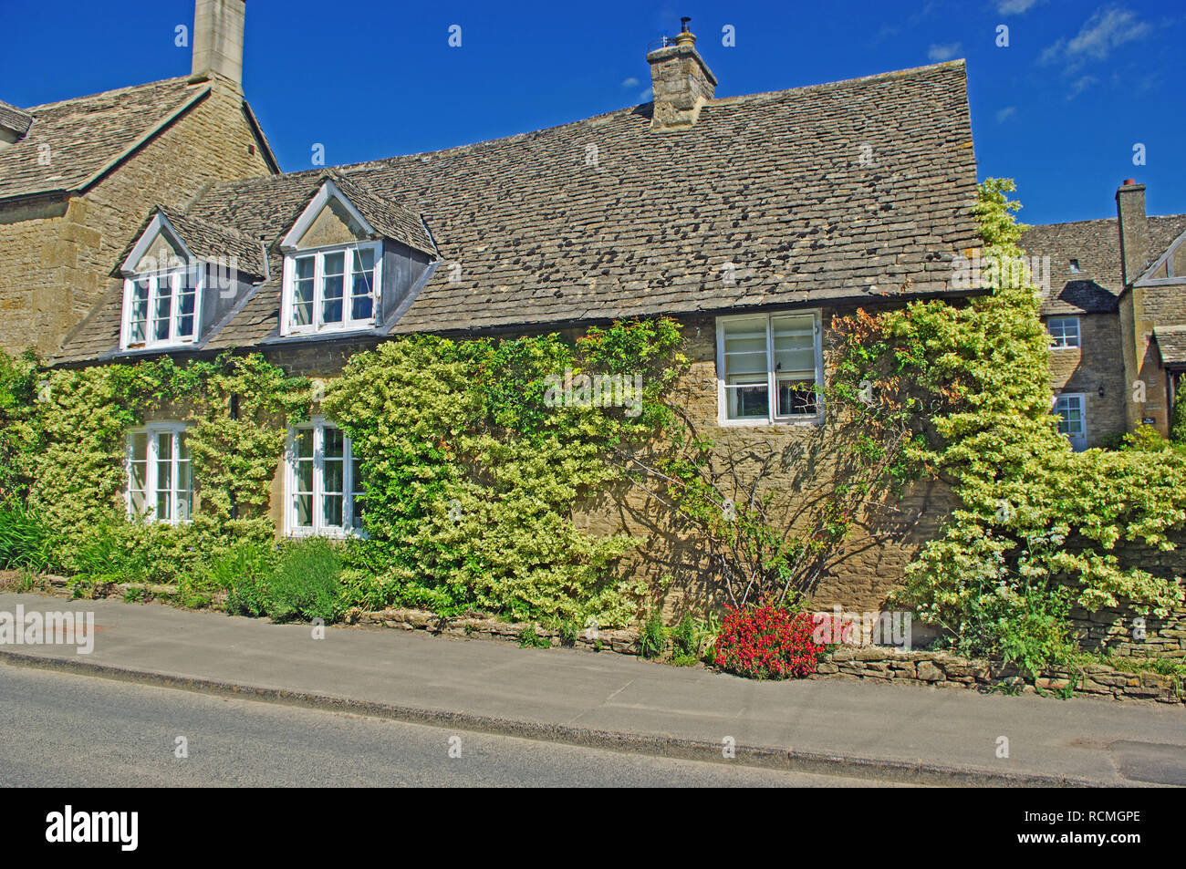 Cottage, Lower Swell, Cotswold, Oxfordshire Stock Photo - Alamy