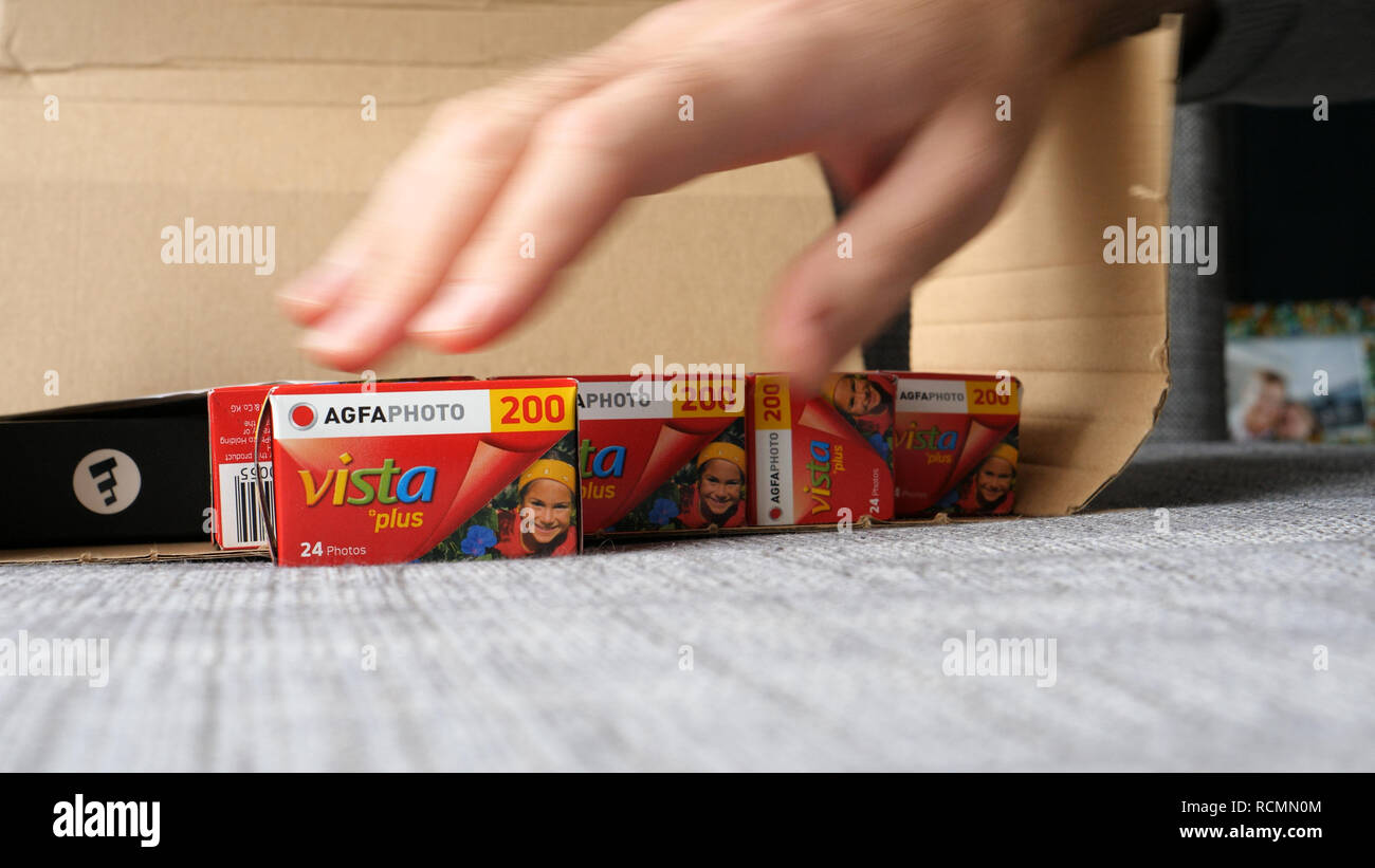 Box plus icon hi-res stock photography and images - Alamy
