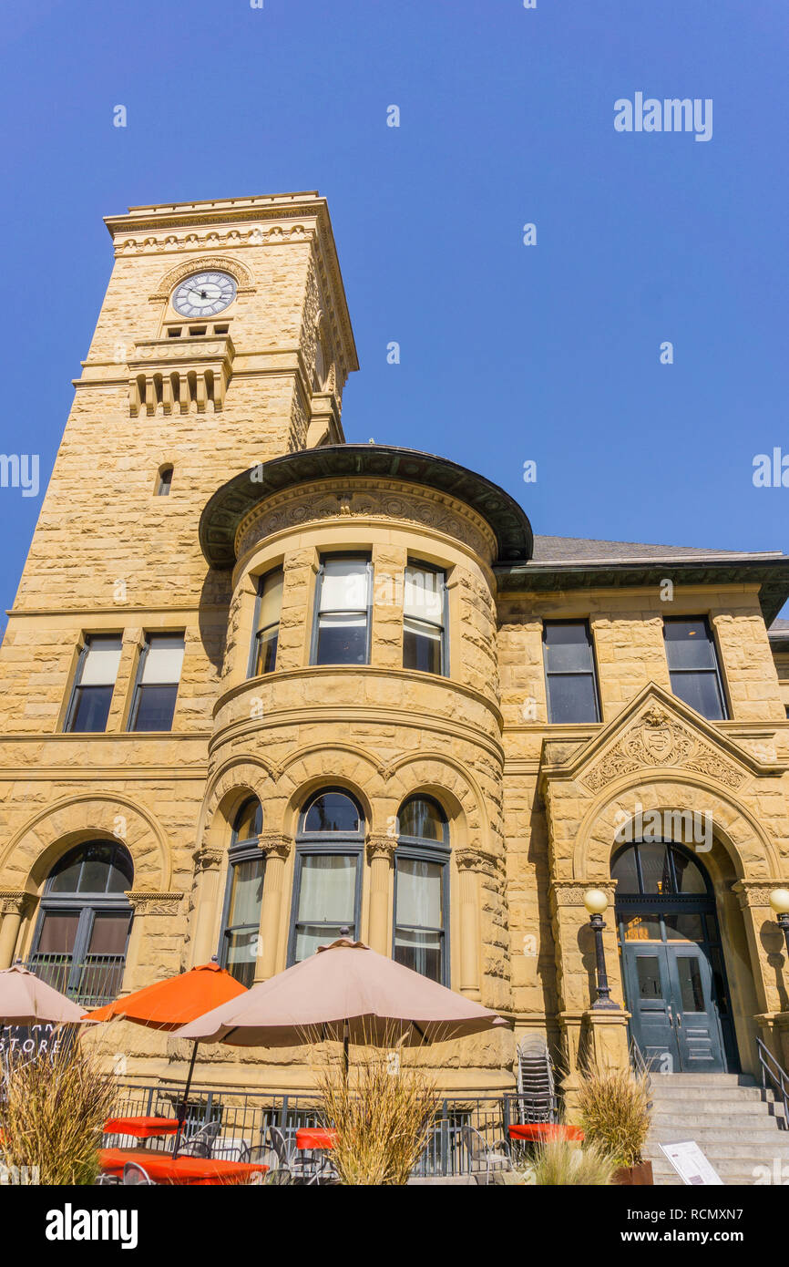Old united states post office exterior hi-res stock photography and ...
