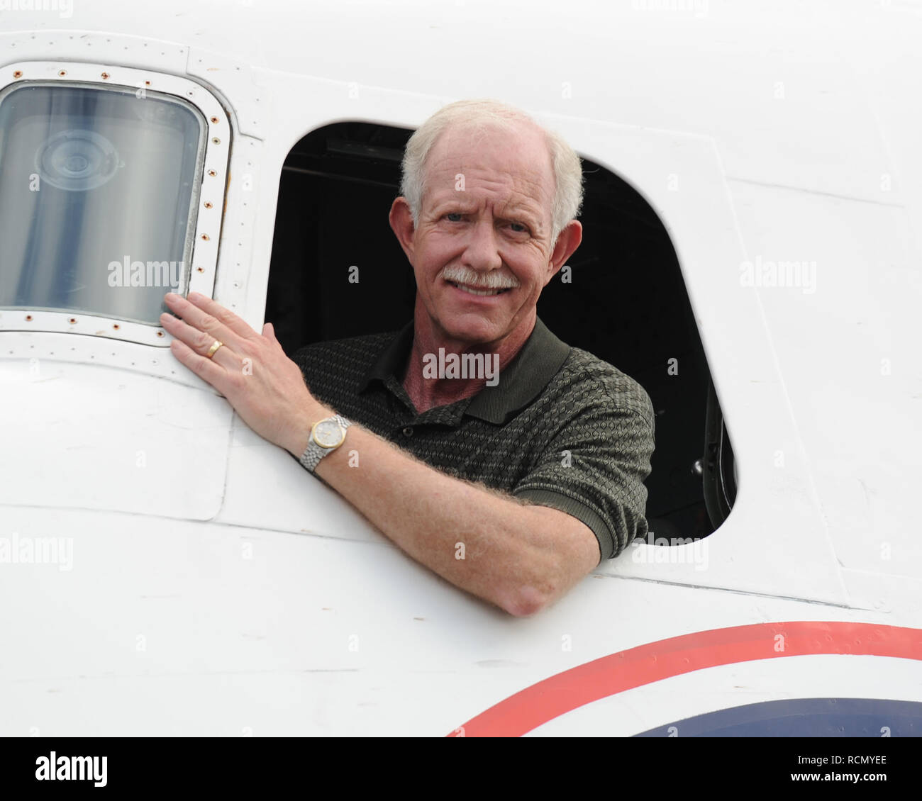 MIAMI, FL - NOVEMBER 17: Captain 'Sully' Sullenberger and Co-pilot Jeff ...