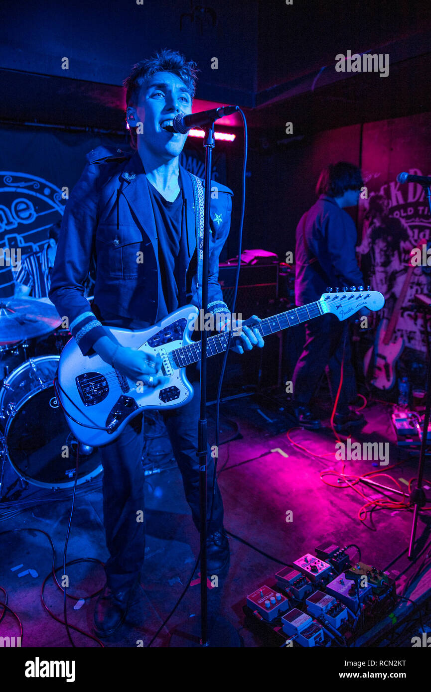 Bad suns band hi-res stock photography and images - Alamy