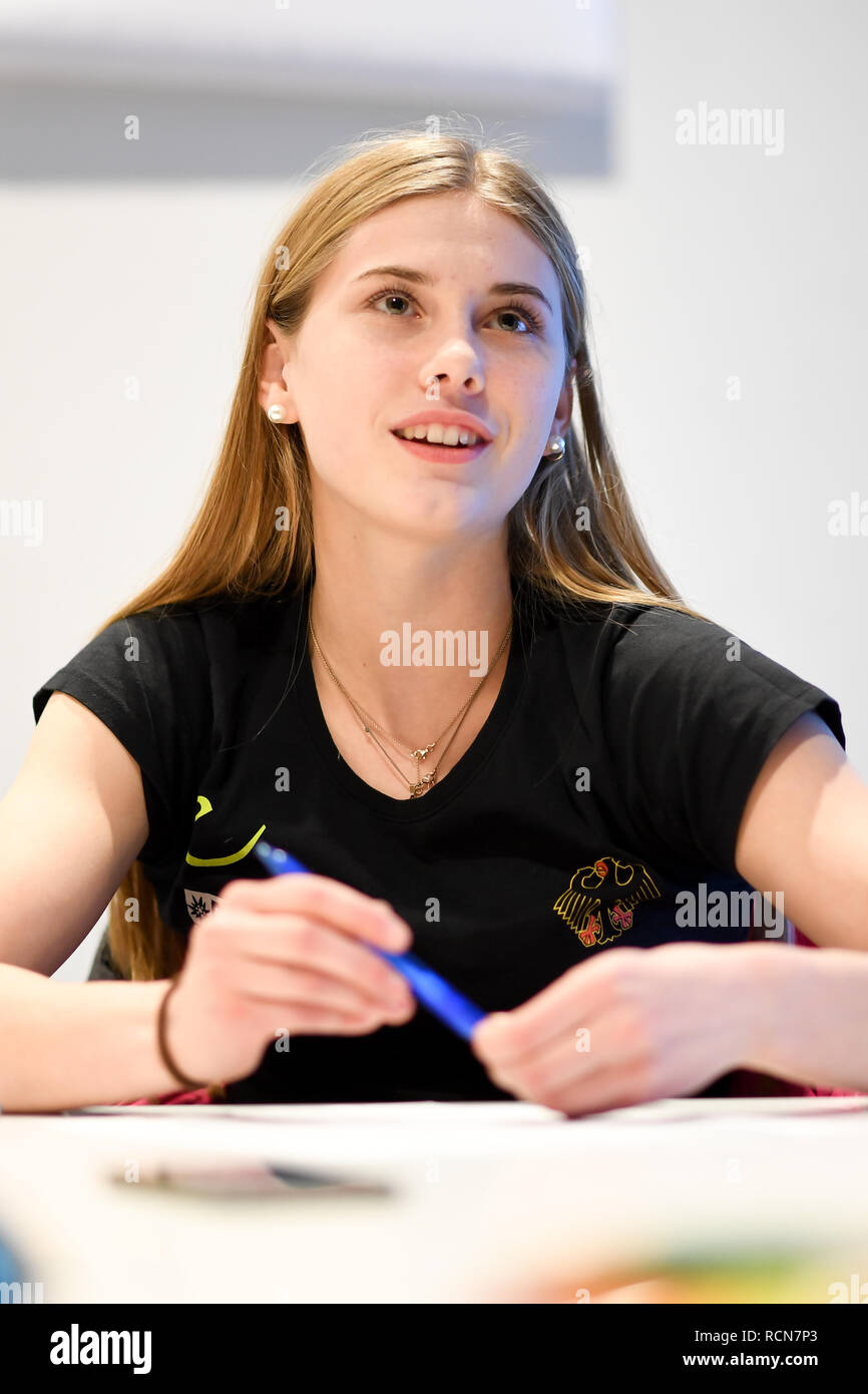 Hannah meul climbing hi-res stock photography and images - Alamy