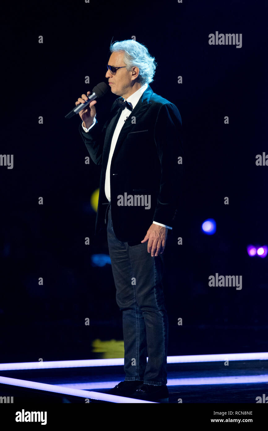 Andrea Bocelli Singing Stock Photos & Andrea Bocelli Singing Stock ...