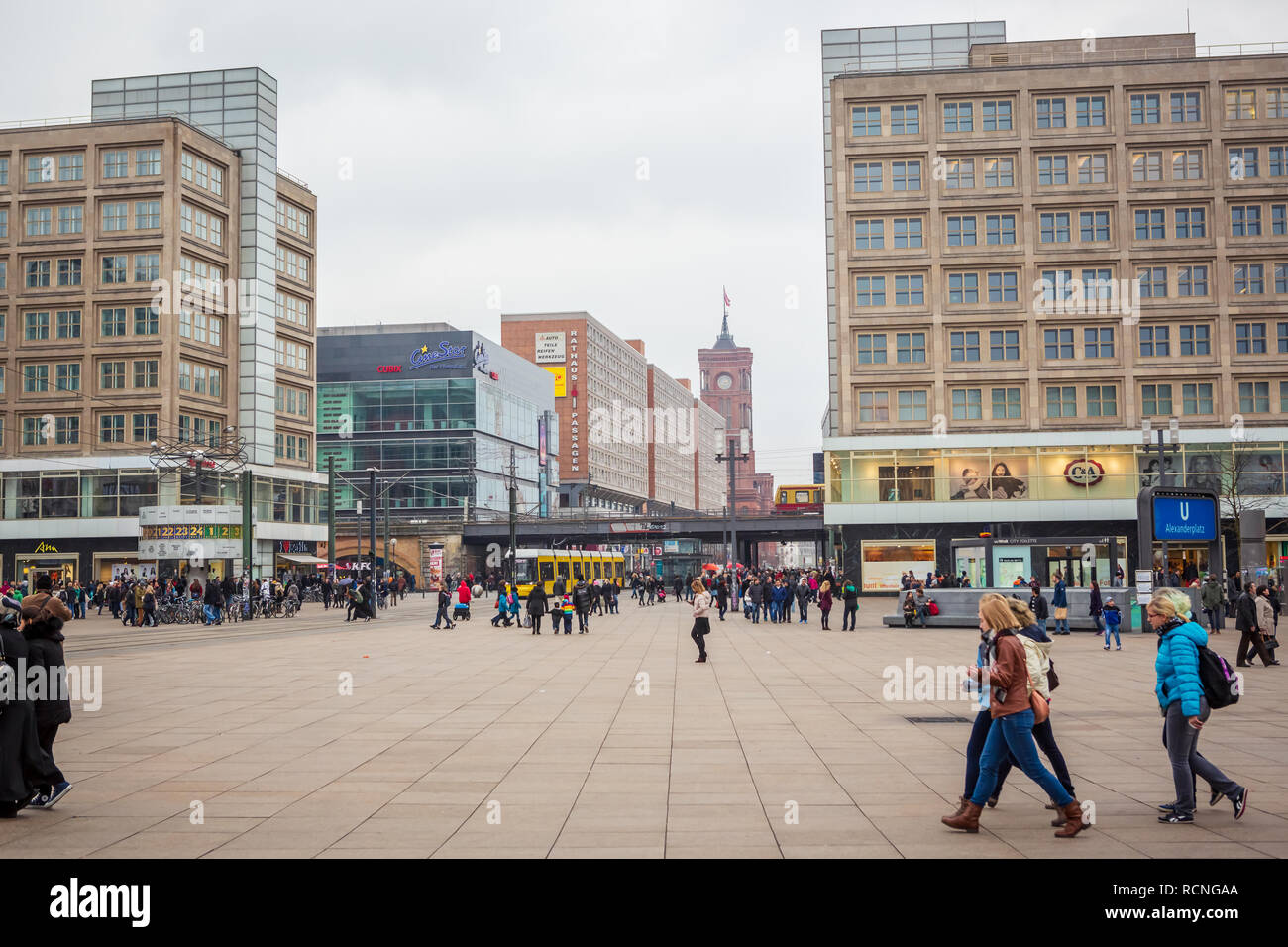 Berlin street scenes hi-res stock photography and images - Alamy