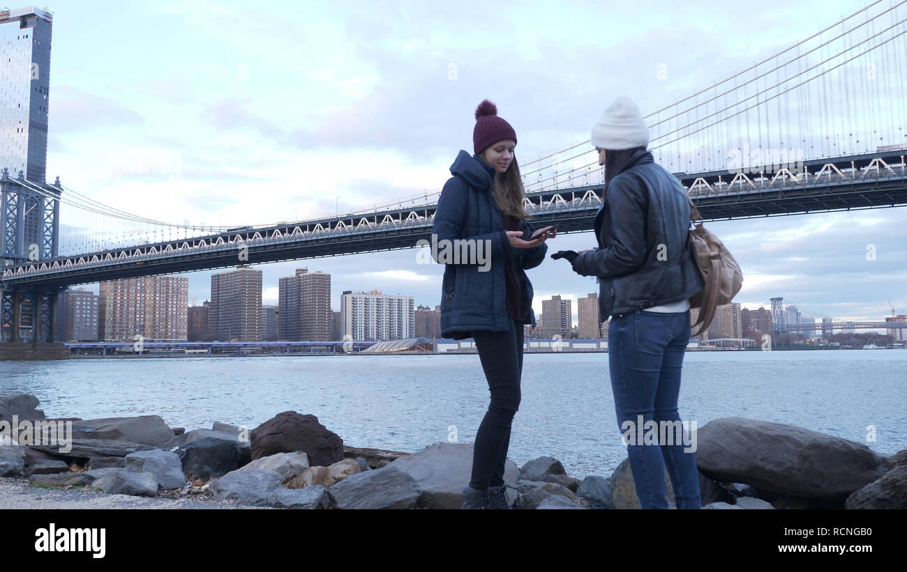 Amazing walk at Manhattan Bridge in New York perfect for sightseeing ...