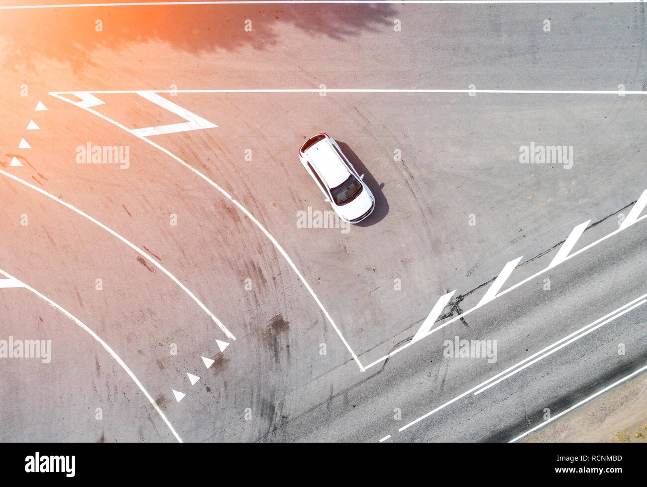 Flying dro hi-res stock photography and images - Alamy