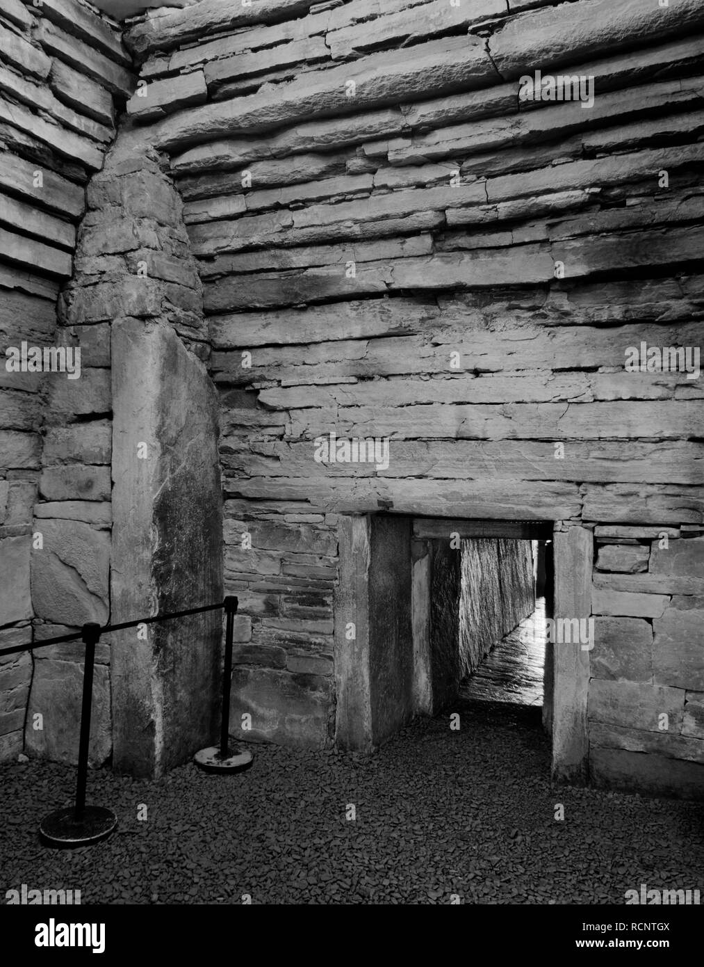 Maeshowe chambered cairn winter Black and White Stock Photos & Images ...
