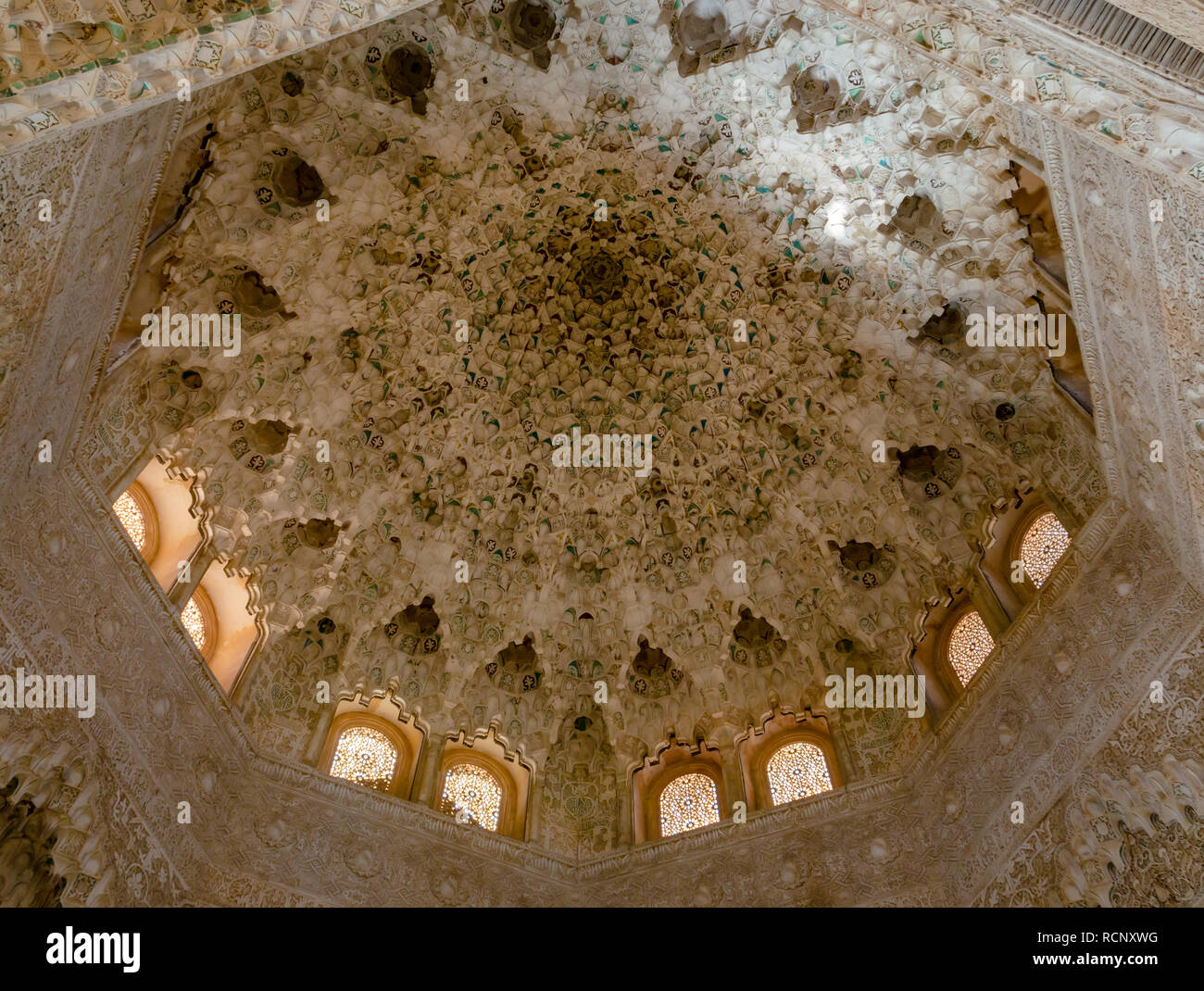 Granada alhambra ceiling hi-res stock photography and images - Alamy