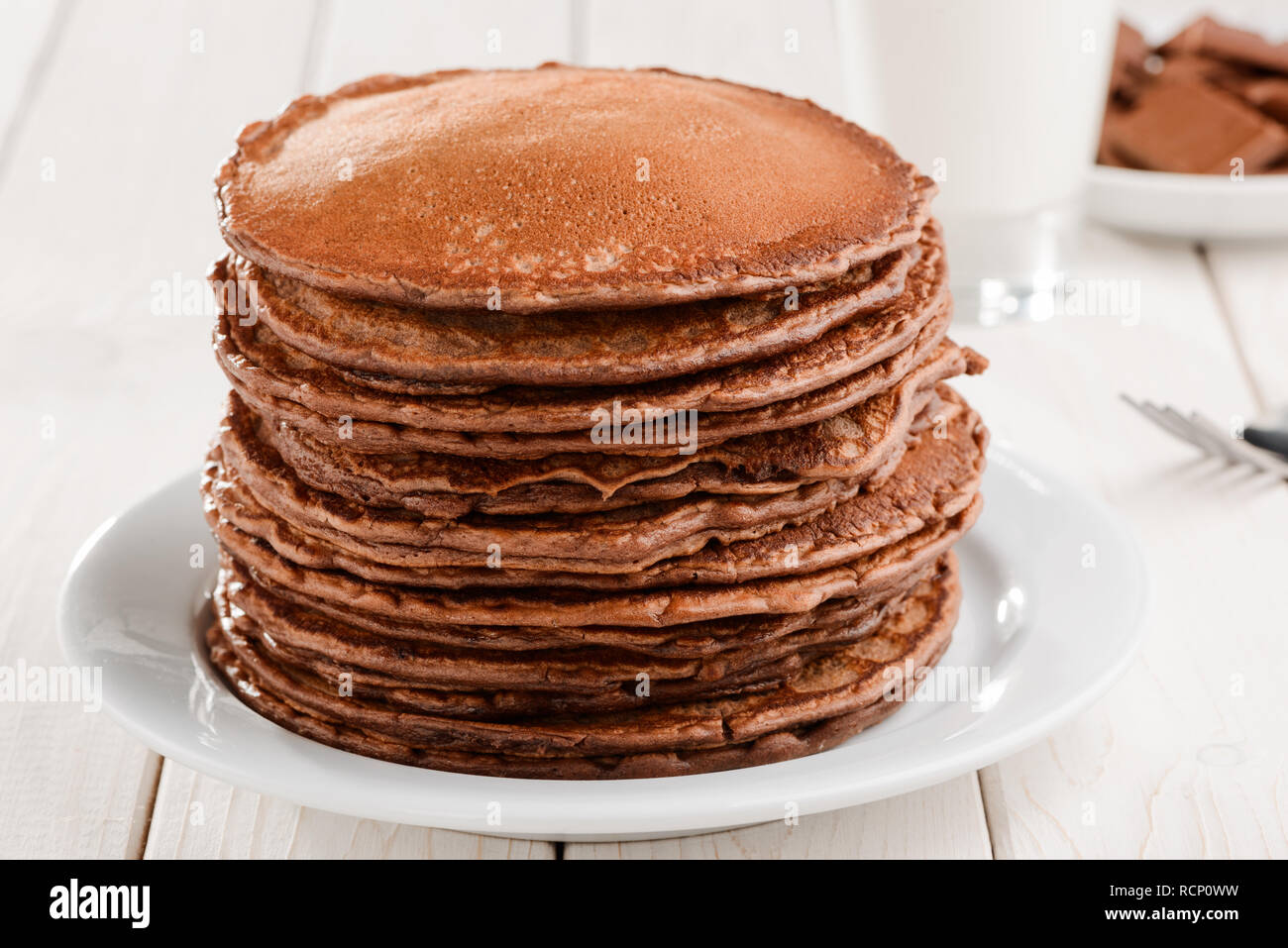 Thick plate glass hi-res stock photography and images - Alamy