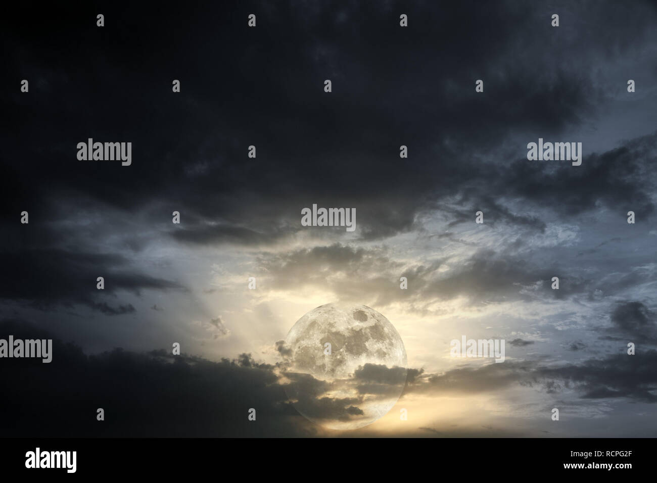 Moonrise night nighttime hi-res stock photography and images - Alamy