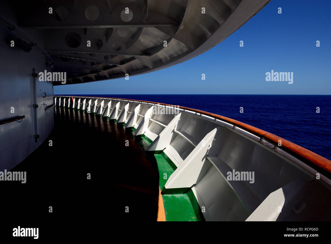 Forward deck decks hi-res stock photography and images - Alamy