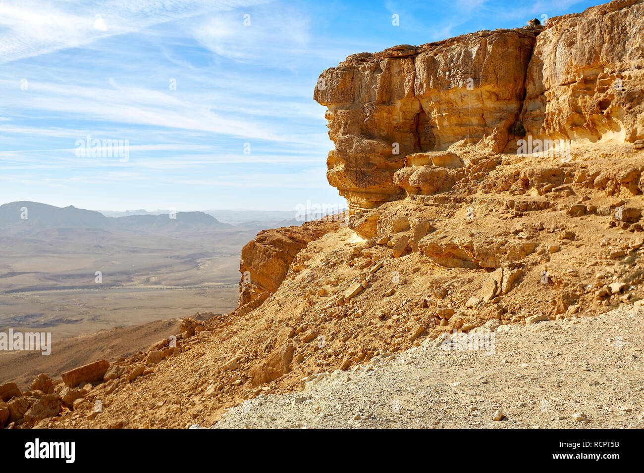 Ramon crater israel hi-res stock photography and images - Alamy