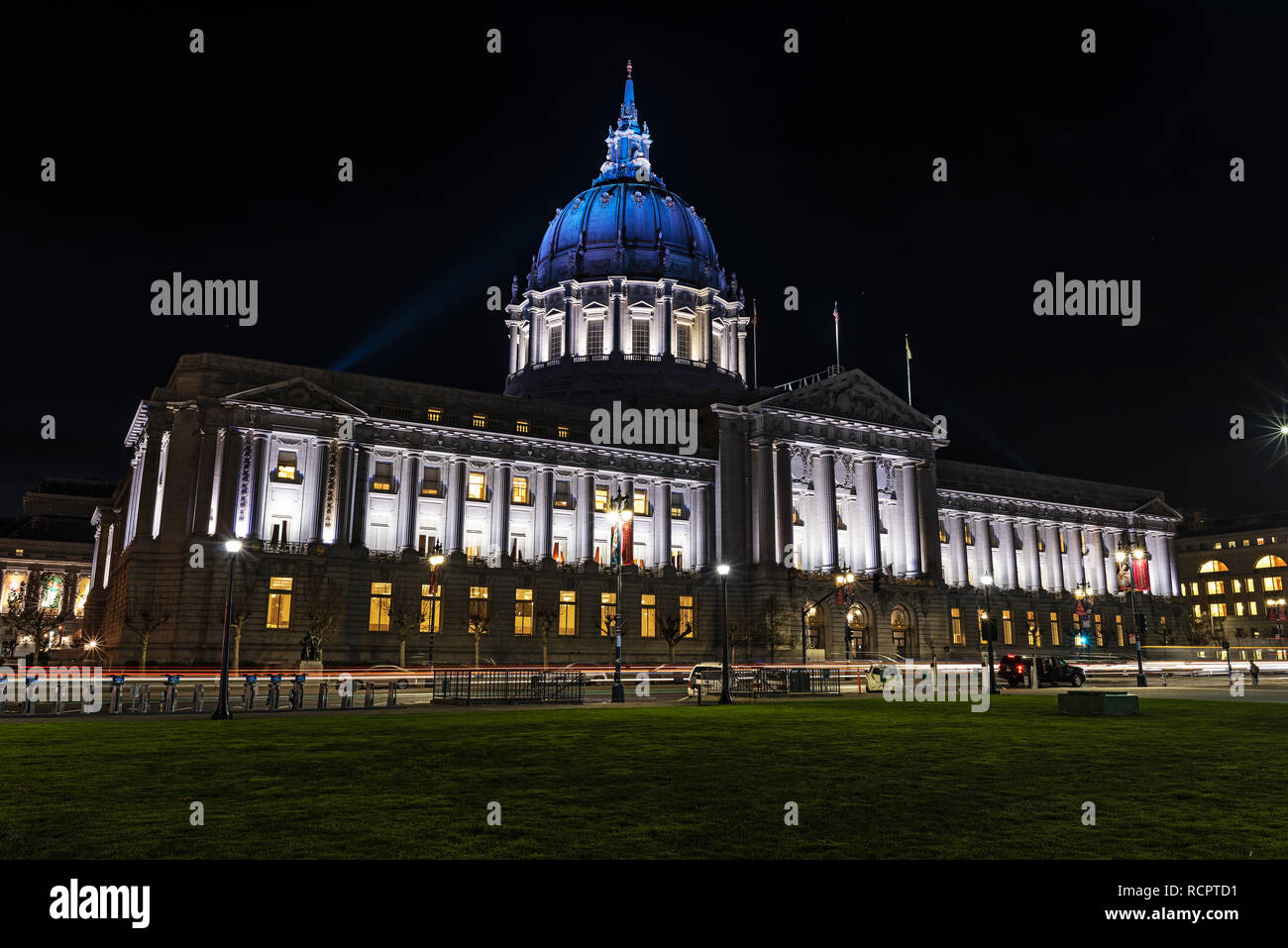 San Francisco City Hall At Night Stock Photo - Alamy