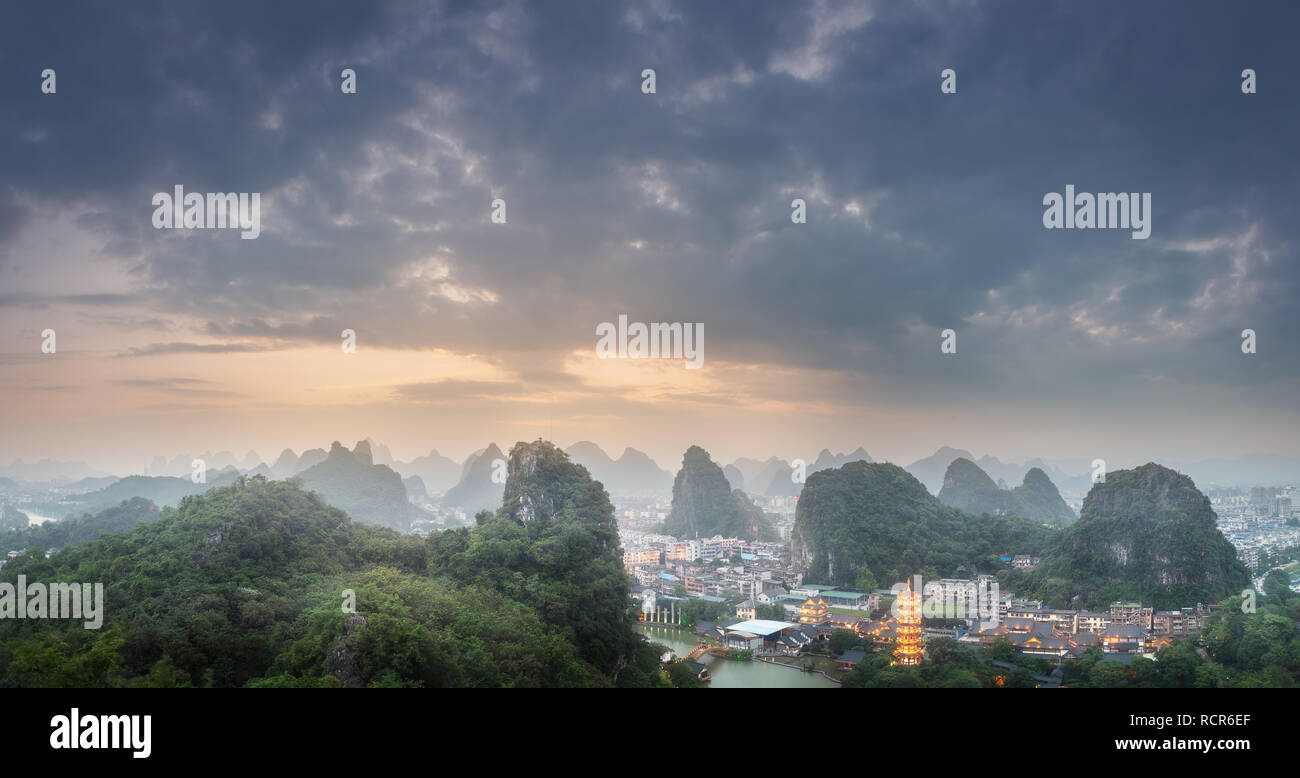 Li River and Karst mountains Guilin, Yangshuo Stock Photo - Alamy