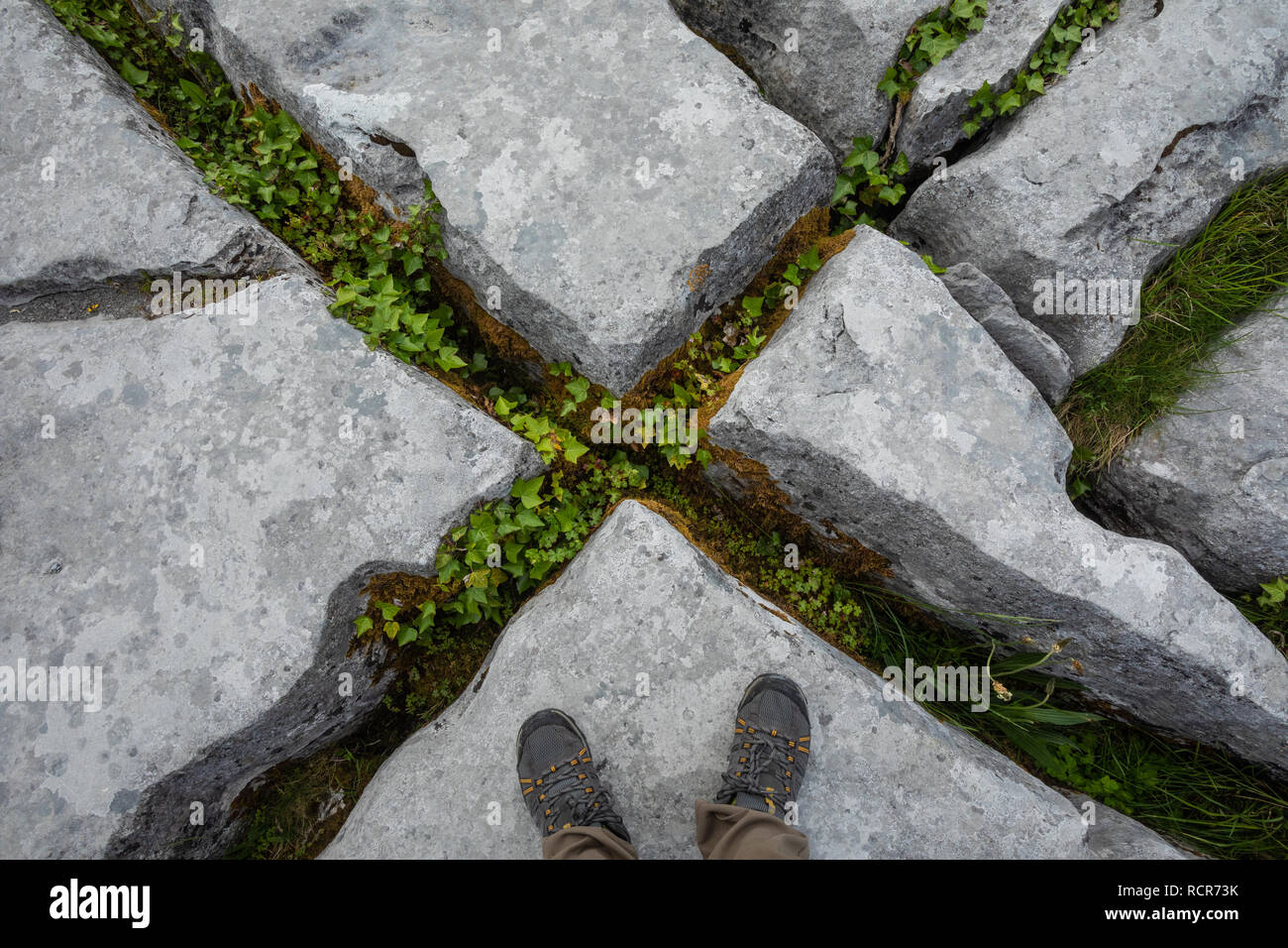 Clints and grykes geology of the burren region hi-res stock photography ...